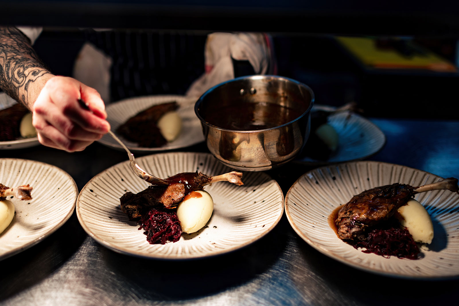 Immersive Wedding Catering Ideas to Wow Your Guests - tastecaterer.com